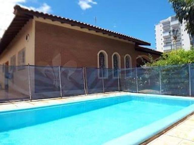 Casa térrea, próximo a 2 quadras da praia do Indaiá