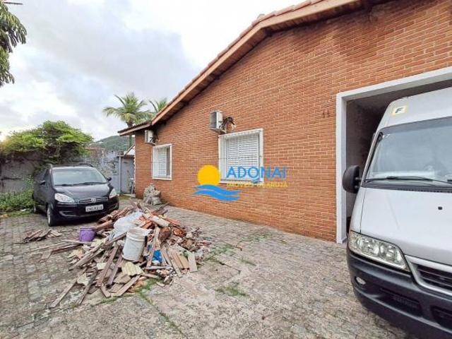 Casa Terrea próximo à praia 5 dormitórios — Enseada — Guarujá