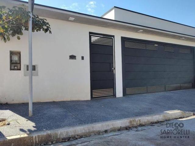 Casa Térrea Premium no Cambuí 3 Dorms 1 Suíte, Área Gourmet Completa e Pronta para Morar!
