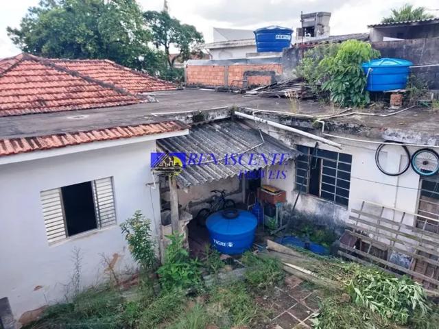 Casa terreá que precisa de uma reforma 10 frente x 26 fundos laterais