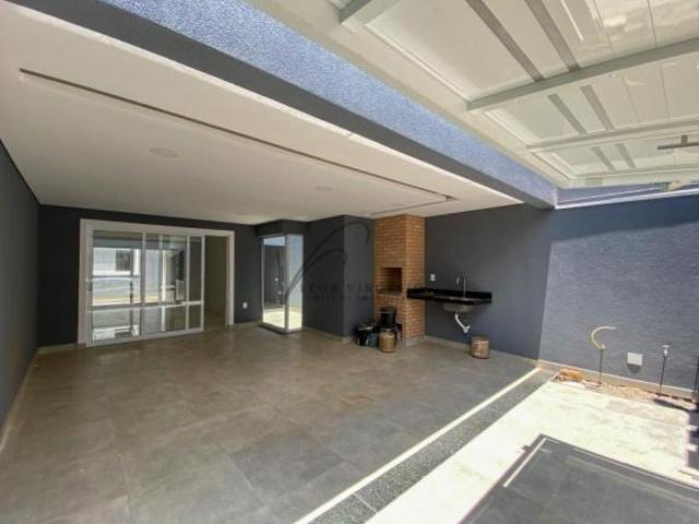 Casa térrea recem finalizada no Parque Universitário em Americana
