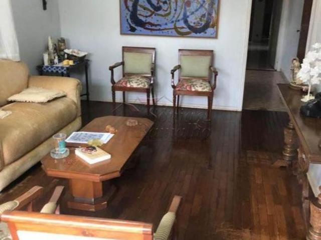 Casa térrea recém reformada, no bairro Jardim Macedo