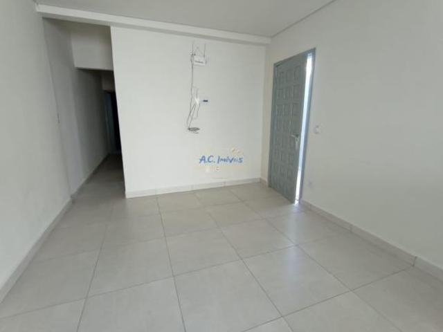 Casa Térrea Reformada com 2 dorms no Canto do Forte