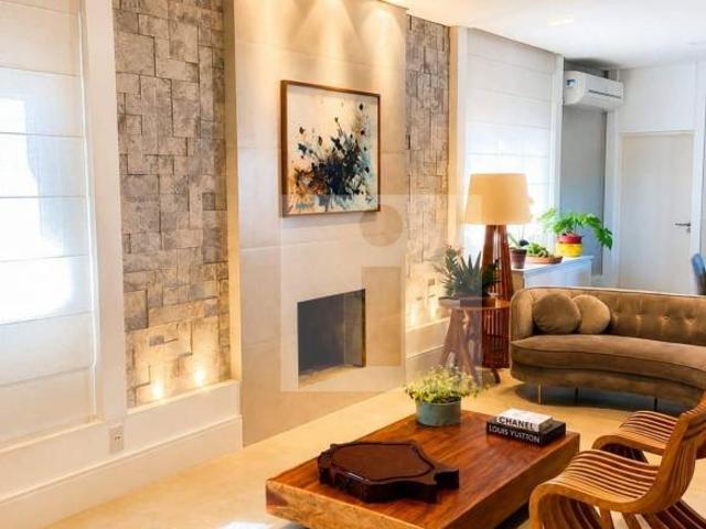 CASA TÉRREA REFORMADA com 3 dormitórios à venda, área útil 250 m² e 1200m² terreno Parque Xangri