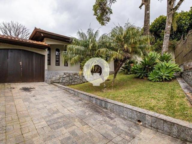 CASA TÉRREA REFORMADA À VENDA COM 219M² COM EDÍCULA E PISCINA BARREIRINHA