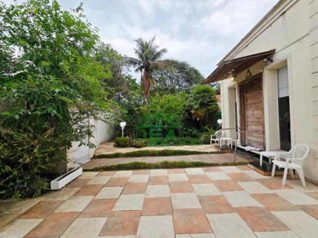 Casa Térrea Reformada na City Lapa, 4 Suítes, 6 Vagas, Piscina e Churrasqueira
