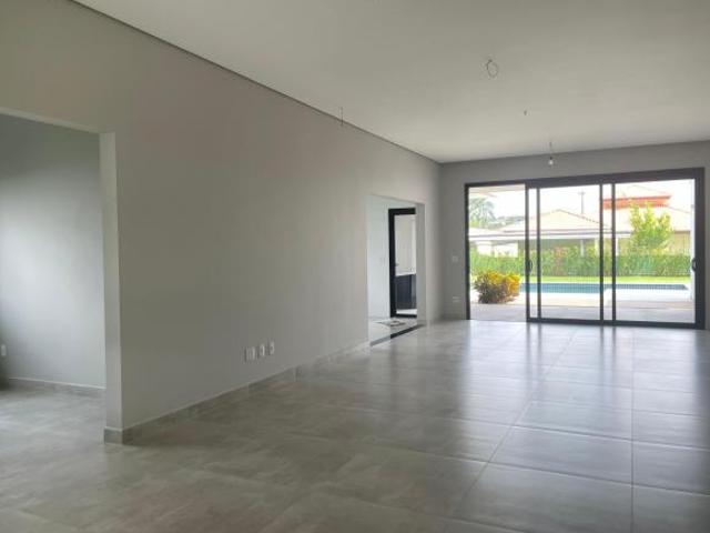 Casa térrea Residencial dos Lagos 4 suítes com piscina Itupeva SP