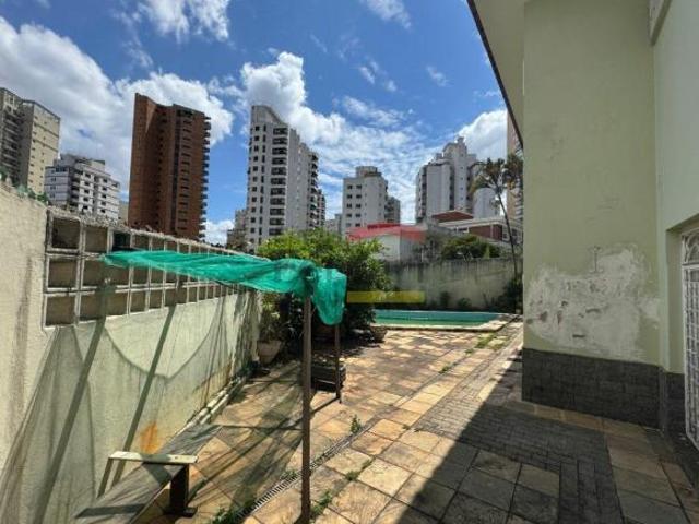 CASA TÉRREA SANTANA 3 SUÍTES. 5 VAGAS. 240 M2 ISOLADA