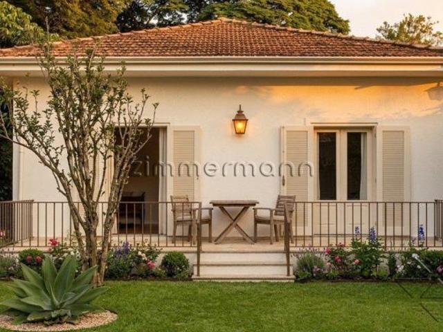 CASA TÉRREA BROOKLIN 3 DORMITÓRIOS 4 VAGAS