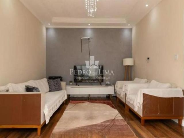 Casa Terrea sendo 6 dormitórios, 1 suíte, 5 banheiros e 4 vagas na Ponte Rasa