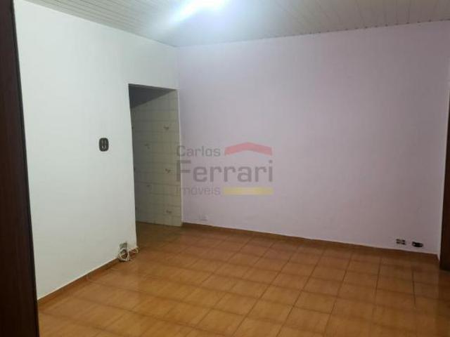 CASA TÉRREEA COM 3 DORMITÓRIOS, SENDO 1 SUÍTE, 2 VAGAS + QUINTAL COM CHURRASQUEIRA