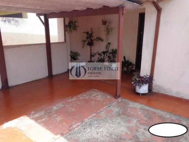 Casa Terreia composta por 2 casas, 5 vagas de garagem