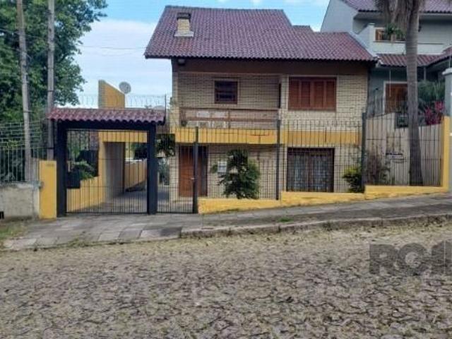Casa Térreo com 3 Dormitórios para Locação no Bairro Cavalhada