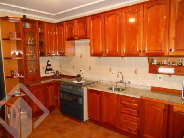 casa terreno 1.080m², 300m² area construida cinco dormitorios, 4 garagens