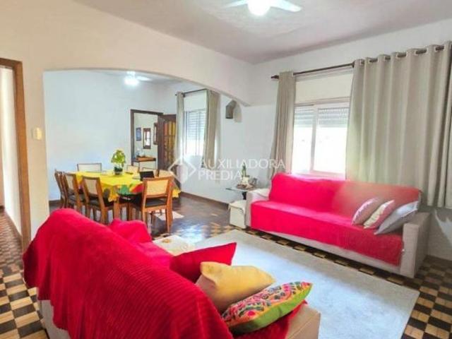 Casa terreno de esquina