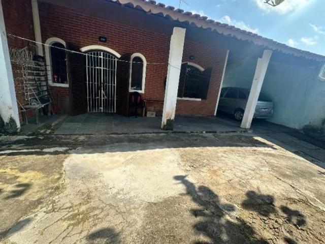 Casa Terreno inteiro com Edícula Próximo a Praia