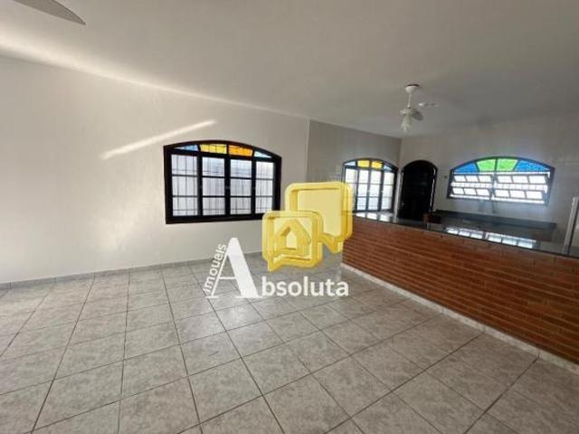Casa terreno inteiro com muito espaço