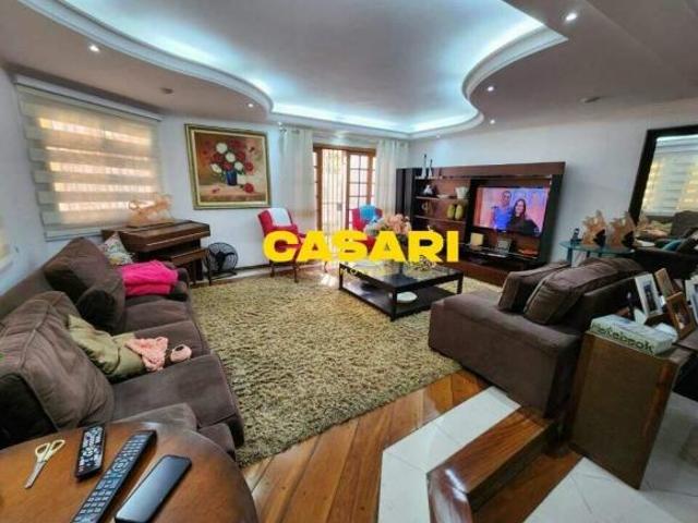 Casa tipo sobrado à venda com 3 Quartos e 319 m² – Jardim do Mar, São Bernardo d