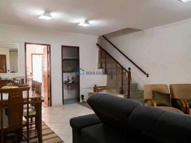 Casa tipo sobrado à venda 3 quartos 1 suíte na Vila Alexandria