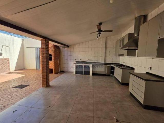 Casa tipo Sobrado atrás shopping Estação com 4 quartos