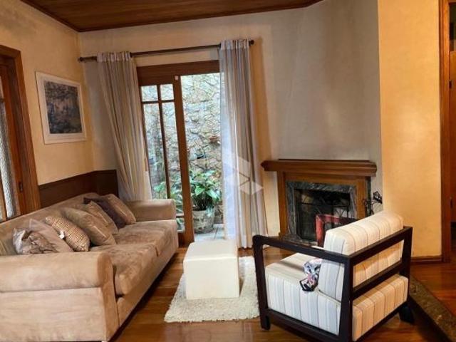 Casa tipo sobrado com 4 dormitórios com suite master, bairro Sarandi em Porto Alegre