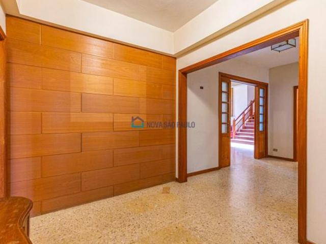Casa tipo sobrado perfil mansão à venda na Vila Alexandria
