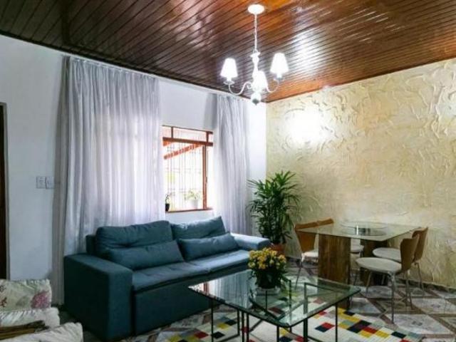 Casa tipo para venda com 3 quartos, sendo 1 suíte, 107m²