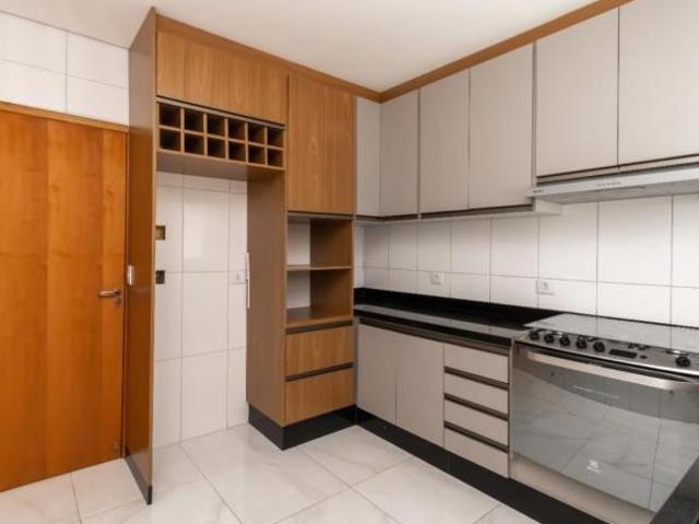 Casa tipo para venda com 3 quartos, sendo 1 suíte, 107m²