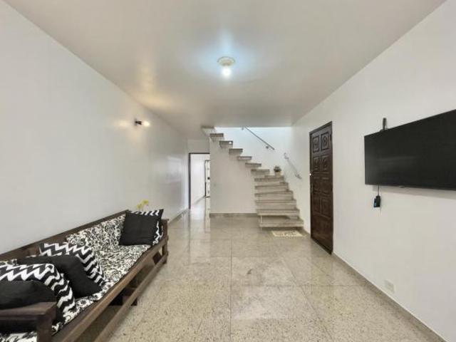 Casa tipo para venda com 3 quartos, sendo 1 suíte, 113m²