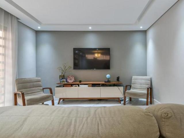 Casa tipo para venda com 3 quartos, sendo 1 suíte, 159m²