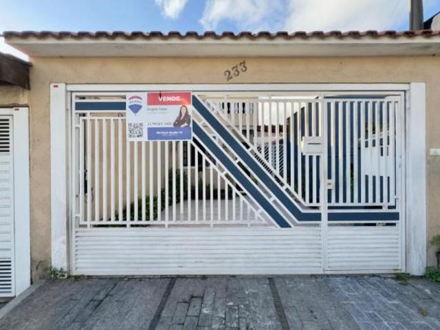 Casa tipo para venda com 3 quartos, sendo 1 suíte, 150m²