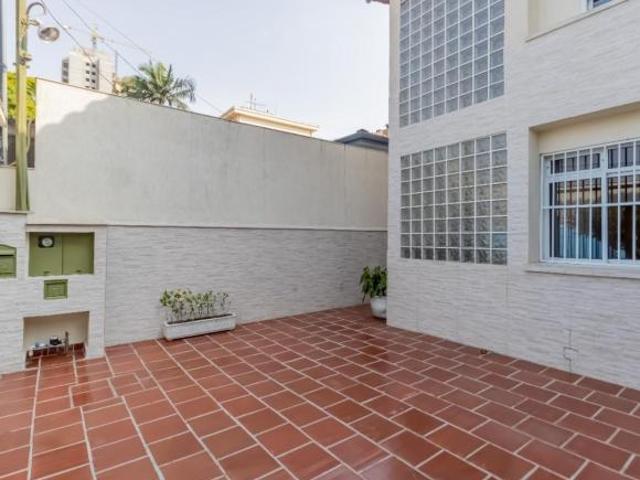 Casa tipo para venda com 3 quartos, sendo 1 suíte, 151m²