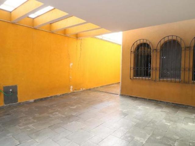 Casa tipo para venda com 3 quartos, sendo 1 suíte, 207m²
