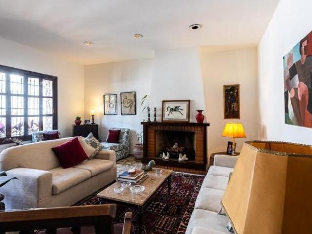 Casa tipo para venda com 3 quartos, sendo 1 suíte, 250m²
