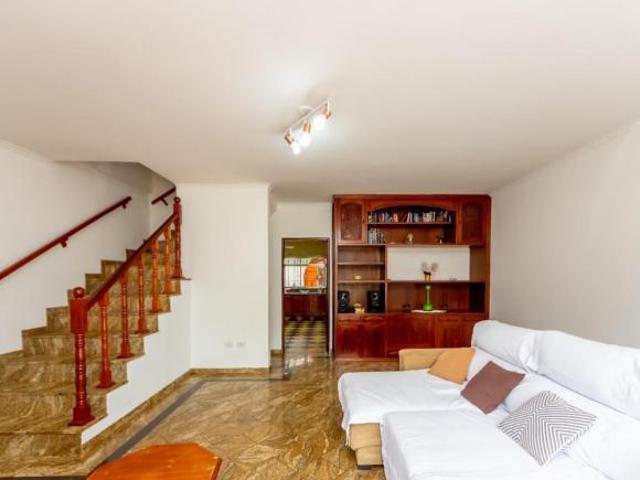 Casa tipo para venda com 3 quartos, sendo 1 suíte, 278m²