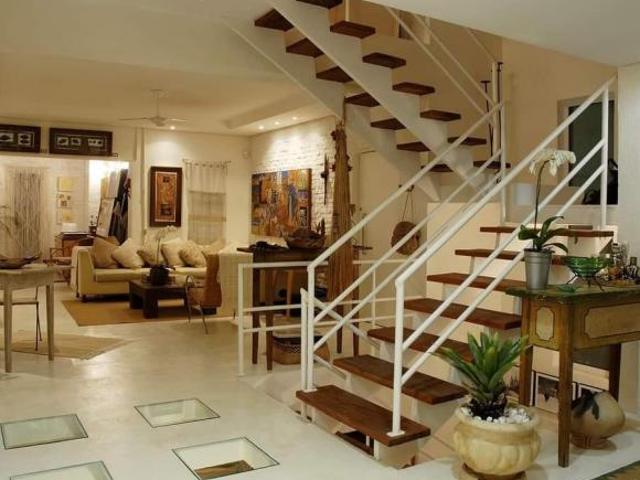 Casa tipo para venda com 3 quartos, sendo 1 suíte, 325m²