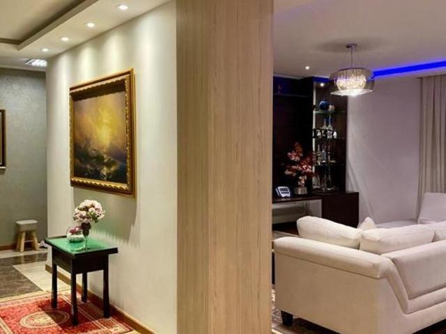 Casa tipo para venda com 3 quartos, sendo 1 suíte, 320m²