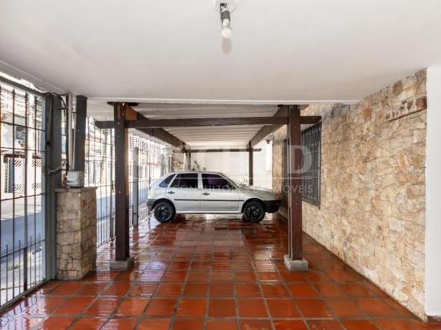 Casa tipo para venda com 3 quartos, sendo 1 suíte, 320m²