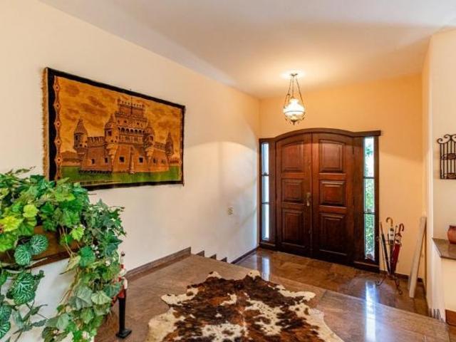 Casa tipo para venda com 3 quartos, sendo 1 suíte, 388m²