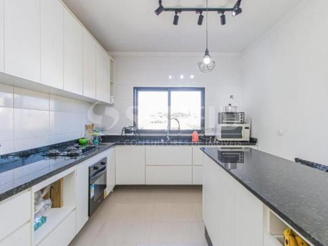 Casa tipo para venda com 3 quartos, sendo 3 suítes, 161m²
