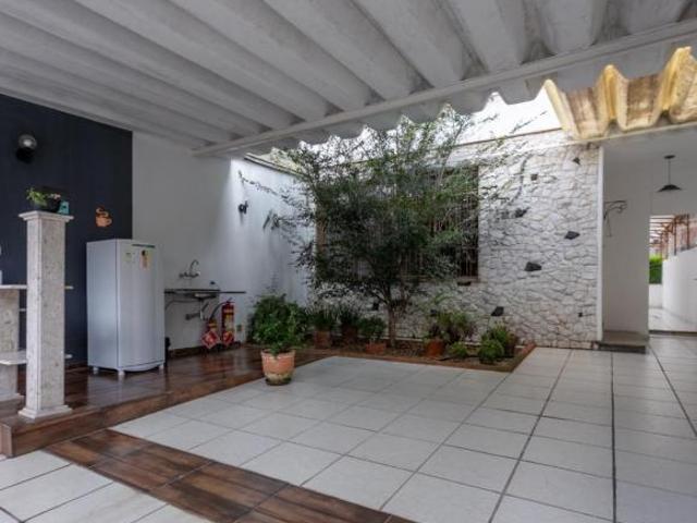 Casa tipo para venda com 3 quartos, sendo 3 suítes, 172m²