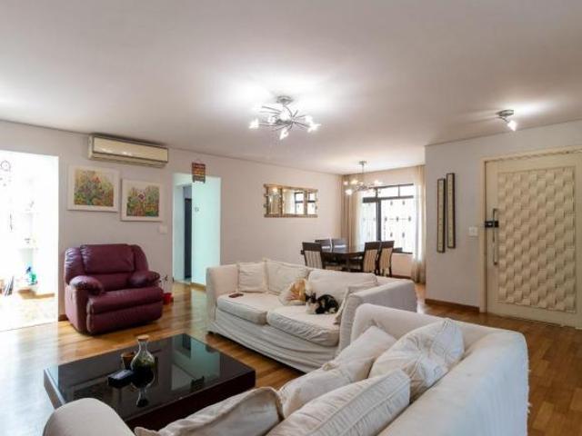 Casa tipo para venda com 3 quartos, sendo 3 suítes, 189m²