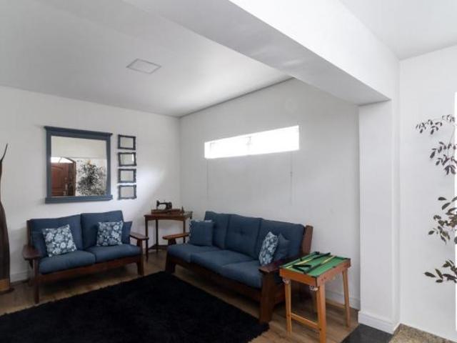 Casa tipo para venda com 3 quartos, sendo 3 suítes, 190m²