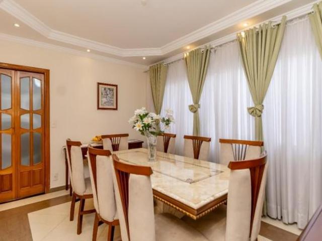 Casa tipo para venda com 3 quartos, sendo 3 suítes, 211m²