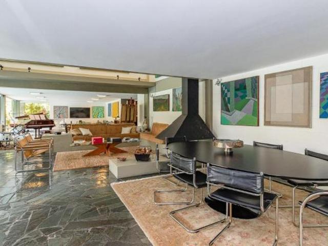 Casa tipo para venda com 3 quartos, sendo 3 suítes, 600m²