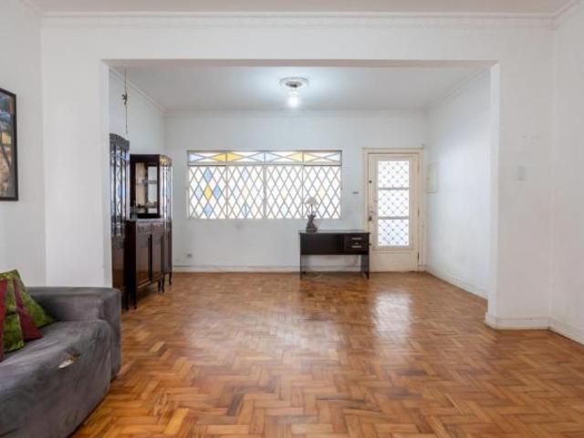 Casa tipo para venda com 3 quartos, 140m²