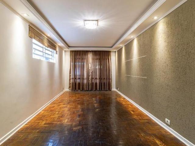 Casa tipo para venda com 3 quartos, 147m²