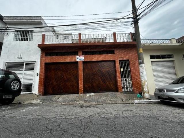 Casa tipo para venda com 3 quartos, 151m²