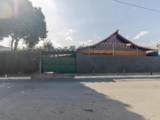 Casa tipo para venda com 3 quartos, 160m²