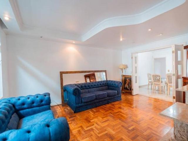 Casa tipo para venda com 3 quartos, 170m²